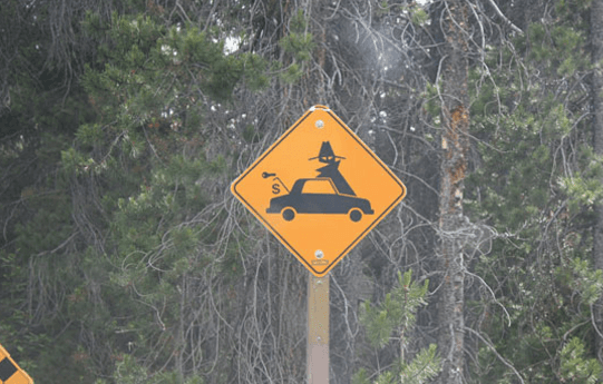 24 Foreign Road Signs That Make Absolutely No Sense