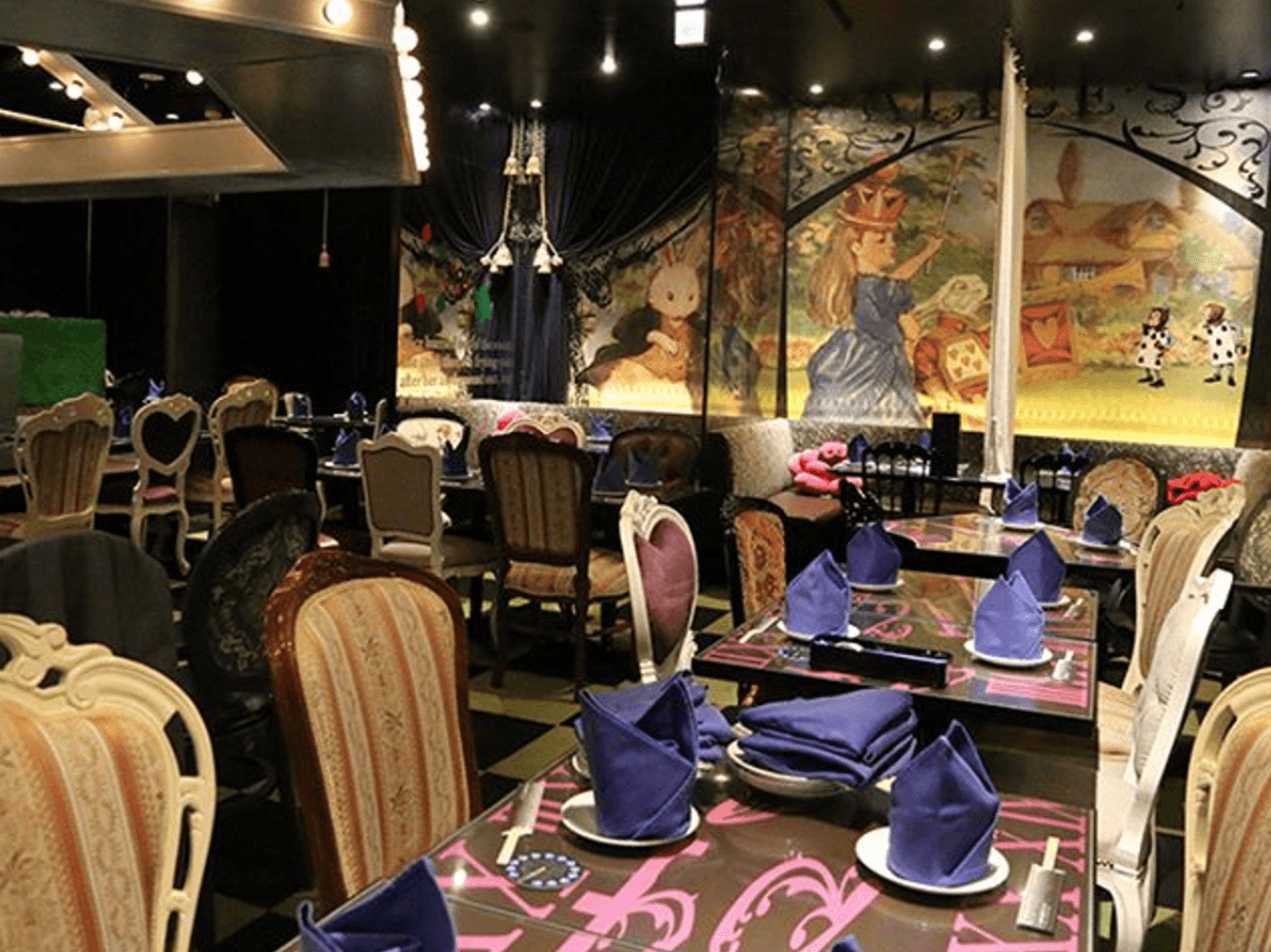 Weird Japanese Themed Cafes