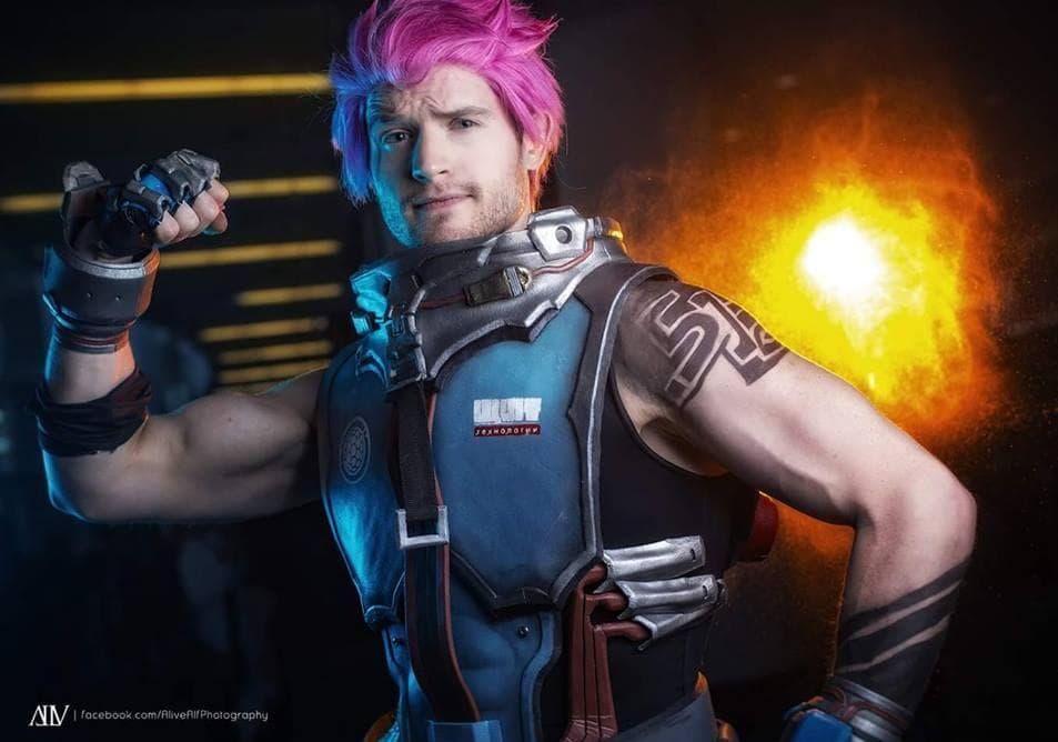 25 Awesome Genderbend Overwatch Cosplays