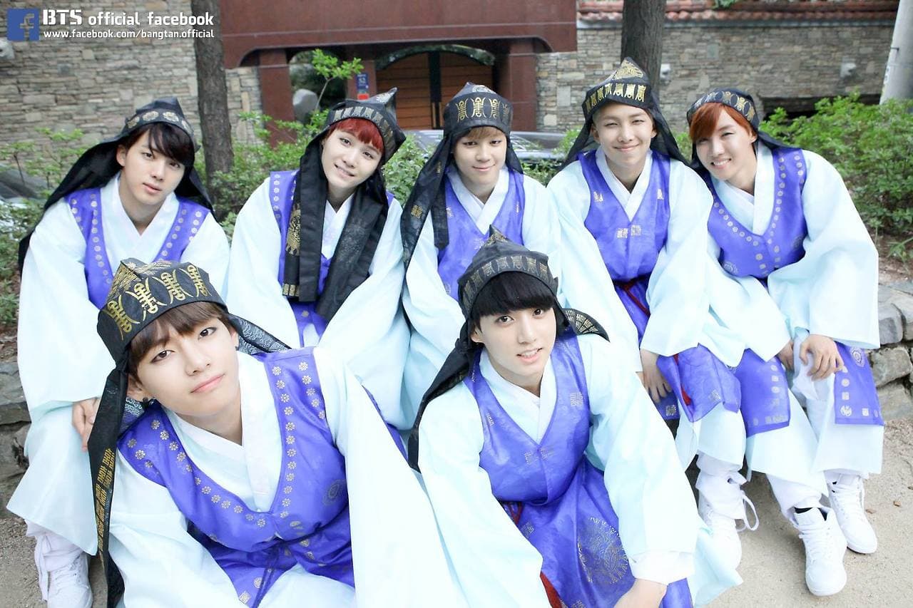35+ Kpop Idols Dressed in Hanbok (Photos)