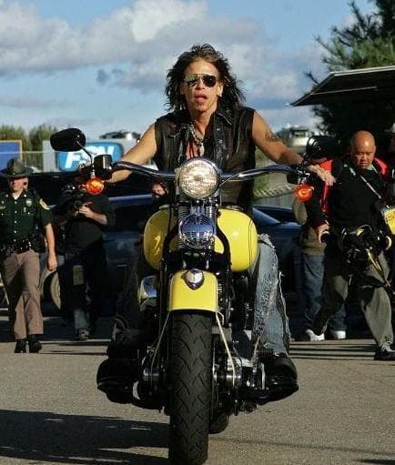 22 Celebrities Who Were In Motorcycle Accidents (And Lived)