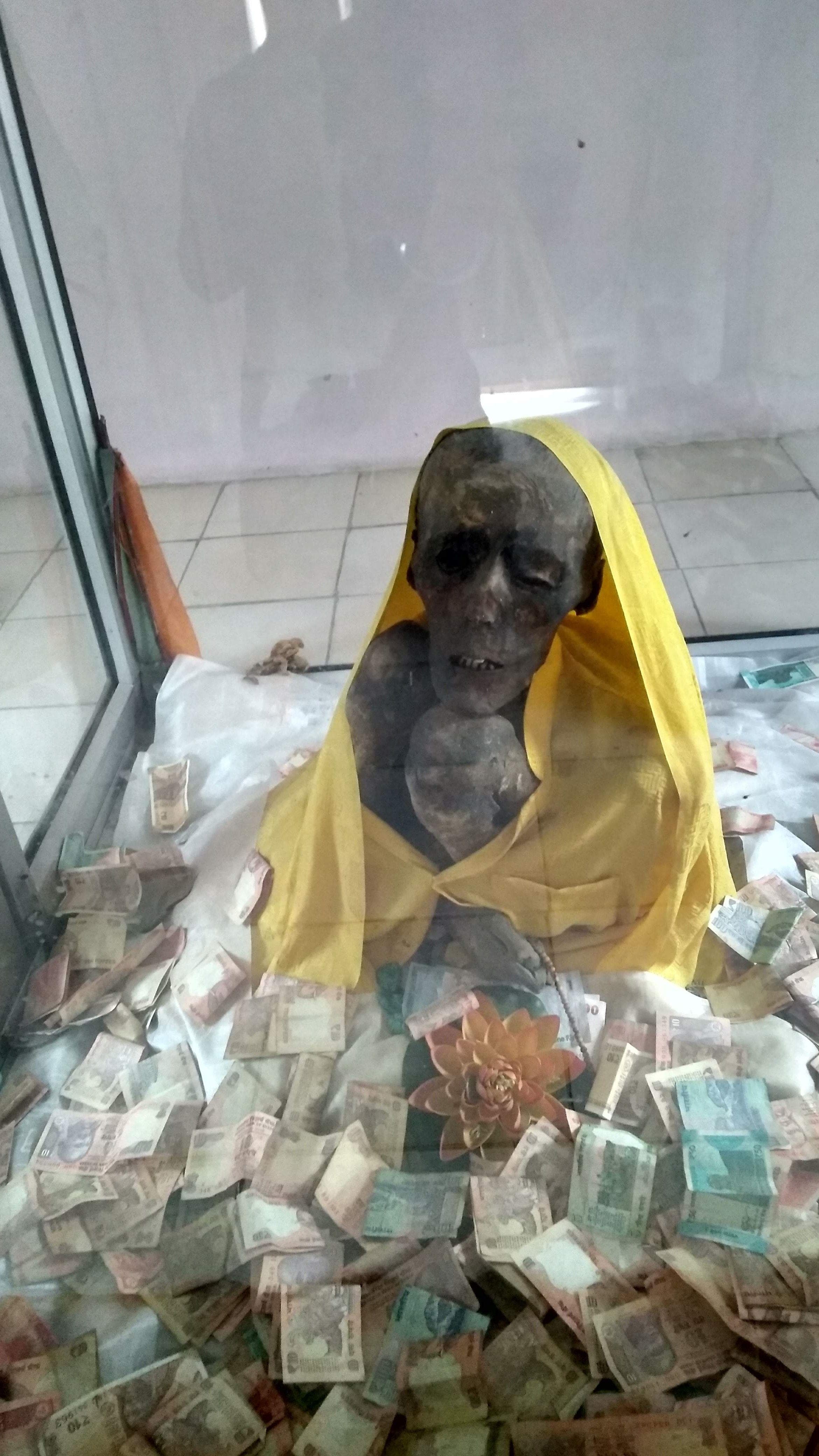 11 Gross Steps In The Disgusting Process of Mummifying A Dead Body