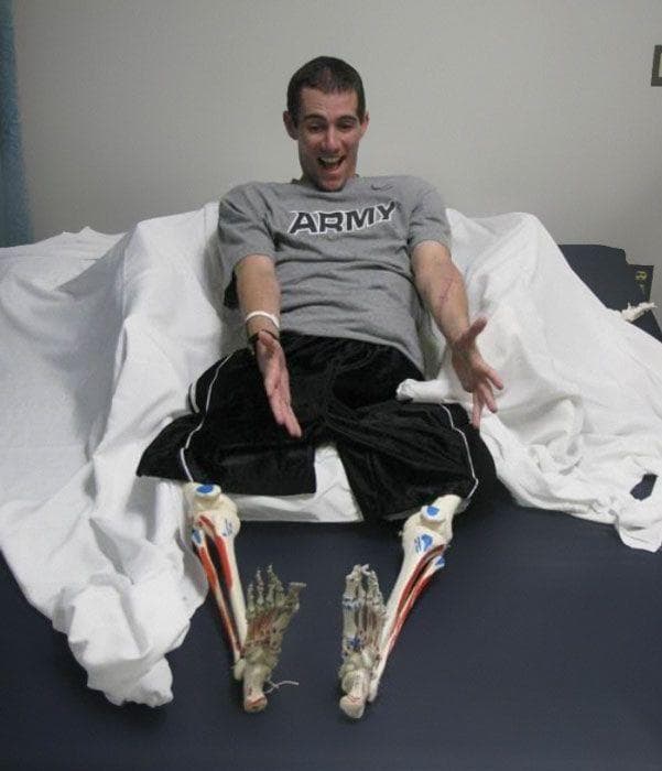 16 Amputees With An Awesome Sense of Humor (Photos)