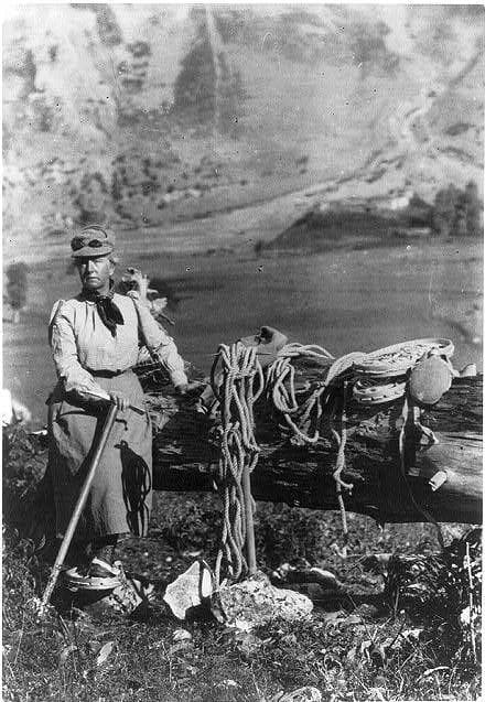 25 Badass Photos Of Old Timey Mountain Climbers