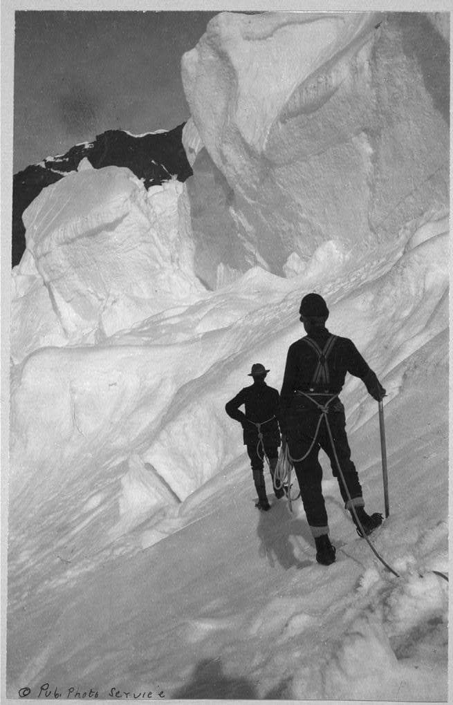 25 Badass Photos Of Old Timey Mountain Climbers