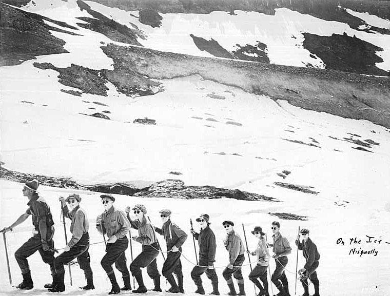 25 Badass Photos Of Old Timey Mountain Climbers