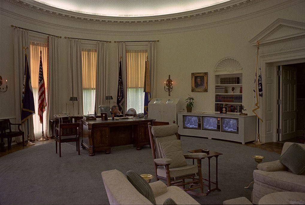 19 Oval Office Photos From Different US Presidencies