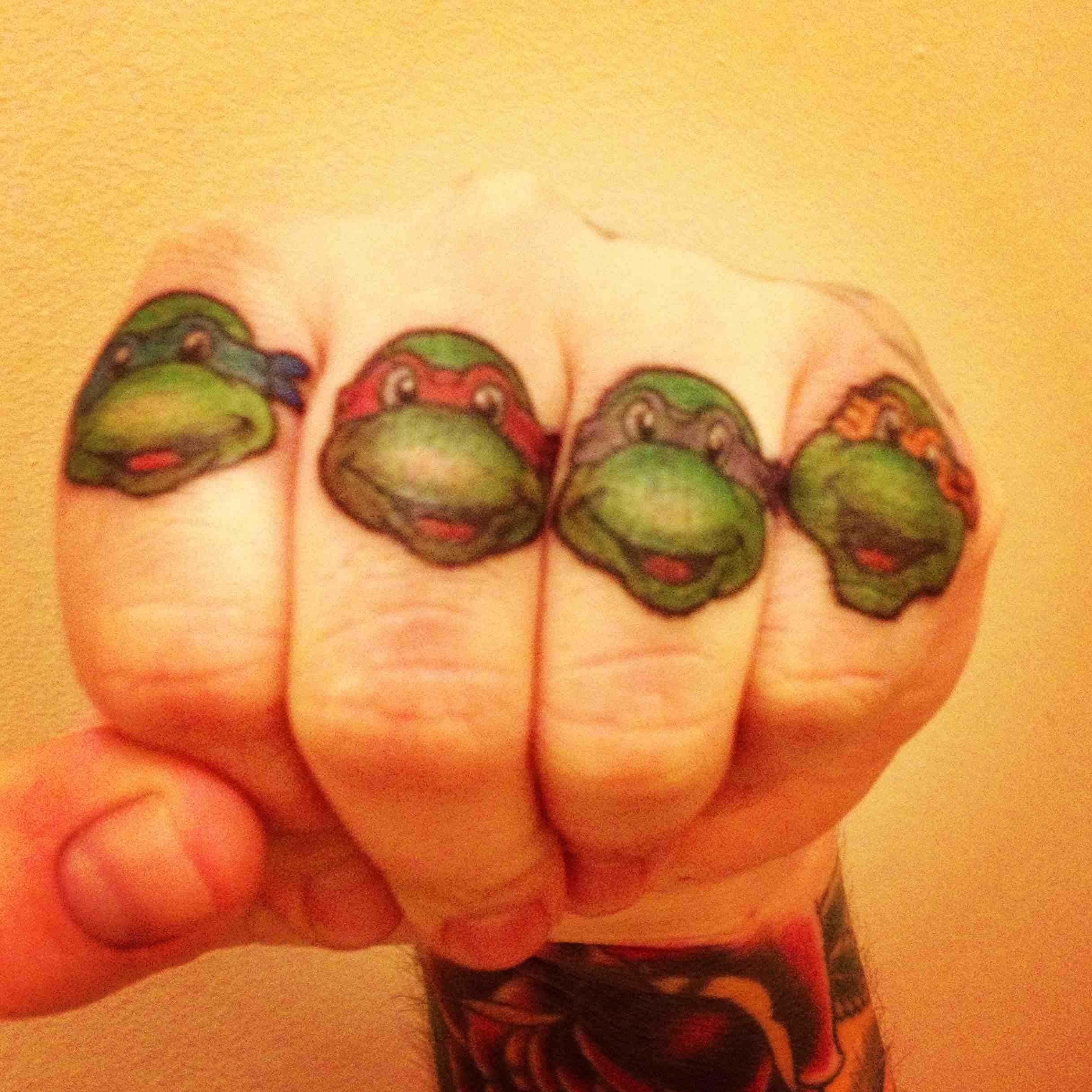 24 Nerdy Knuckle Tattoos That Prove Dorks Can Be Tough Too