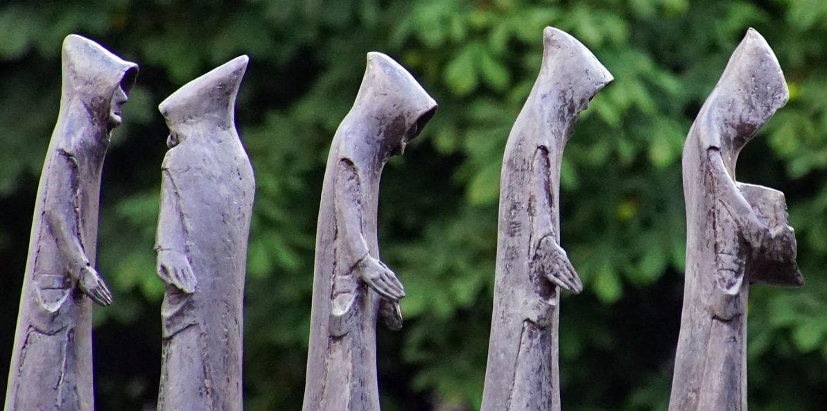 15 Facts and Myths About the History of Crystal Balls