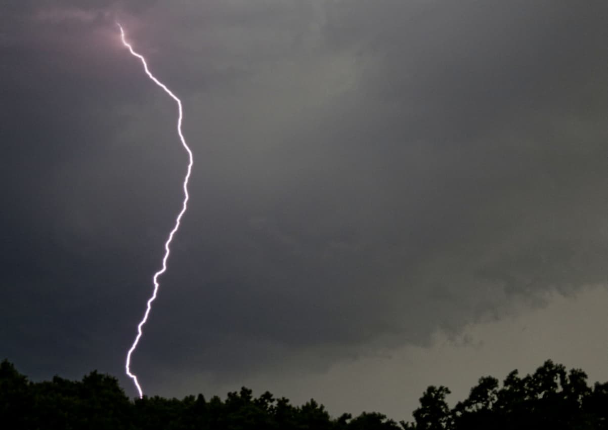 15 Intense Stories Of Unlikely Survivors