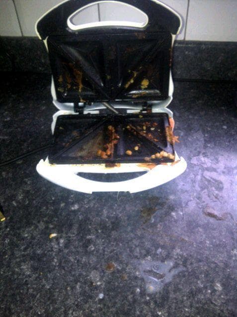 23 Drunk Cooking Photos That Prove Booze and Food Don't Mix