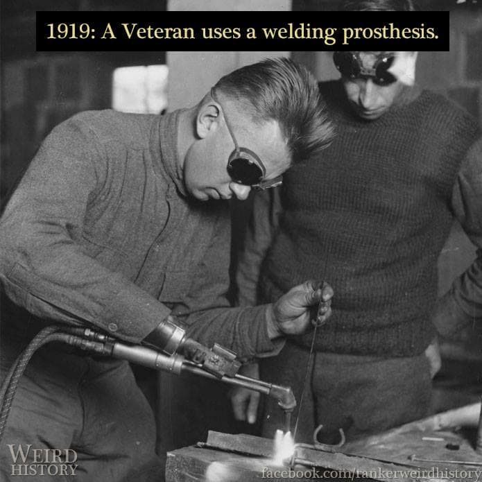 27 Photos Capturing Bizarre Moments In Science Throughout History