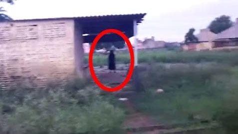 11 Pictures That Might Just Contain Vampires