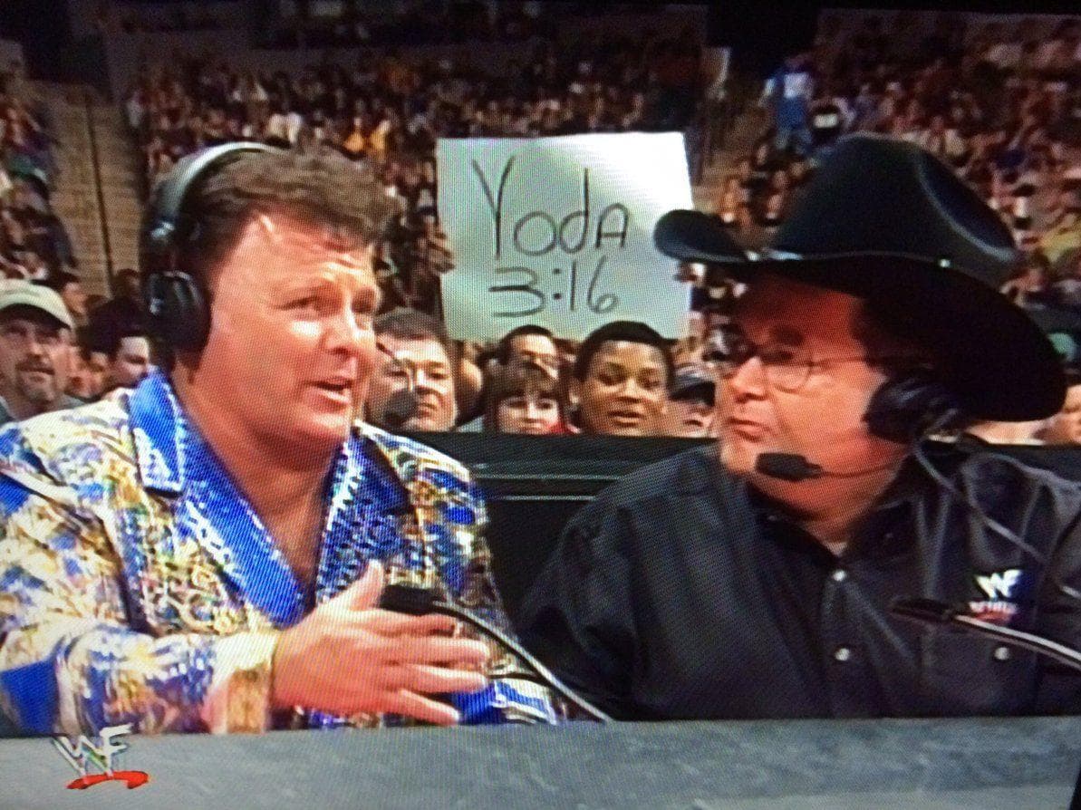 The 28 Funniest WWE Fan Signs Ever
