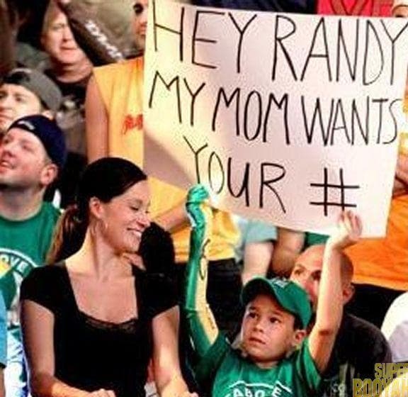 The 28 Funniest WWE Fan Signs Ever