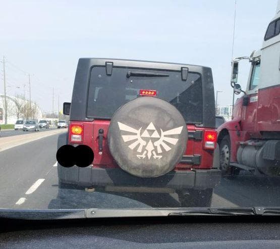 25 Hilarious Tire Covers Spotted on the Open Road