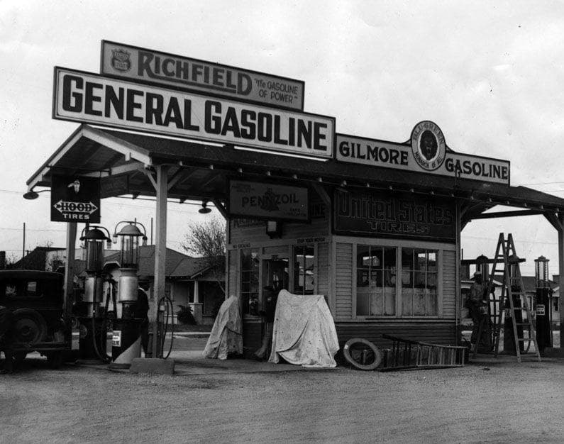 27 Fascinating Pictures Of Vintage Gas Stations