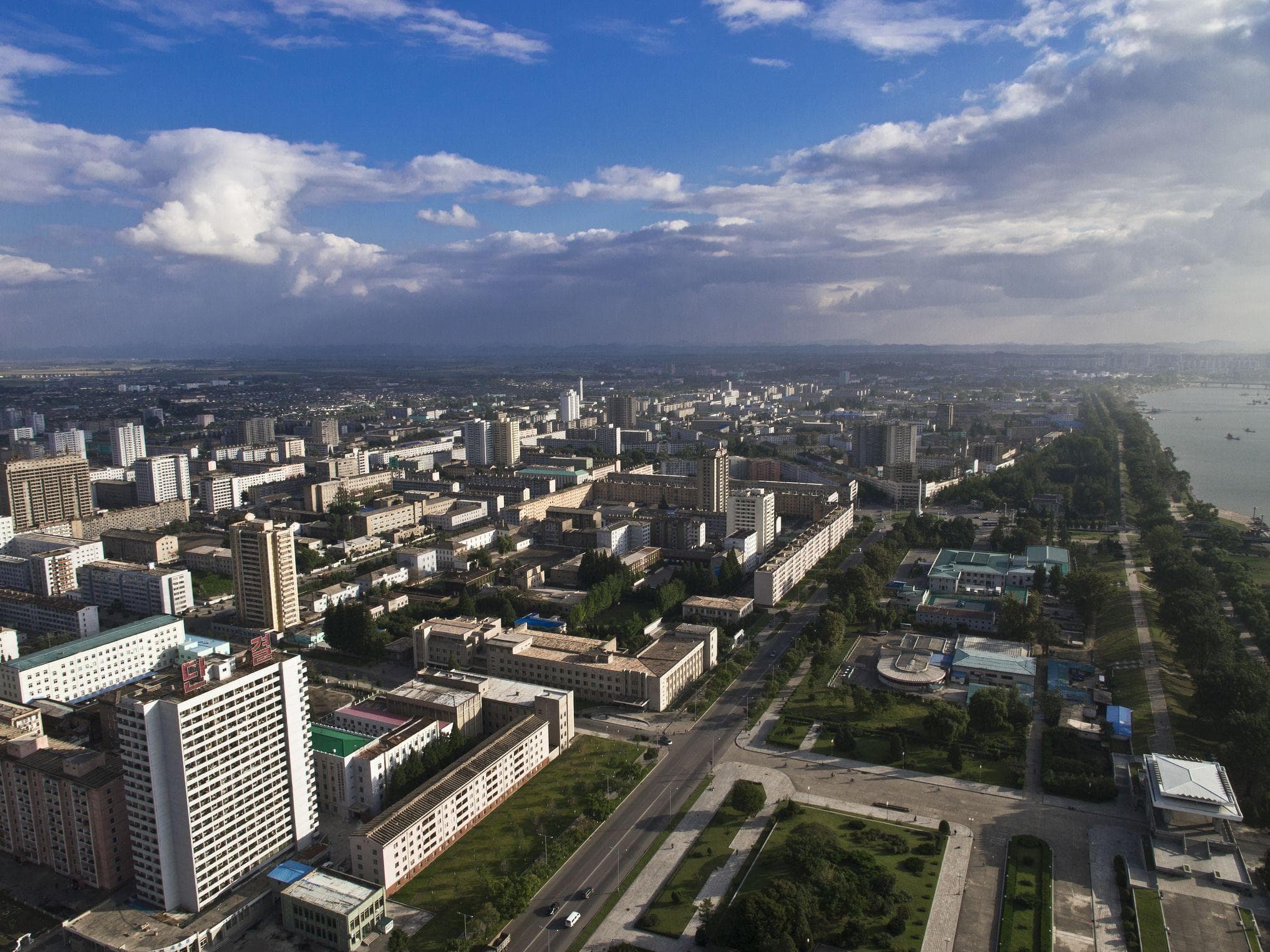 28 Pictures From Pyongyang That Make North Korea Seem Normal
