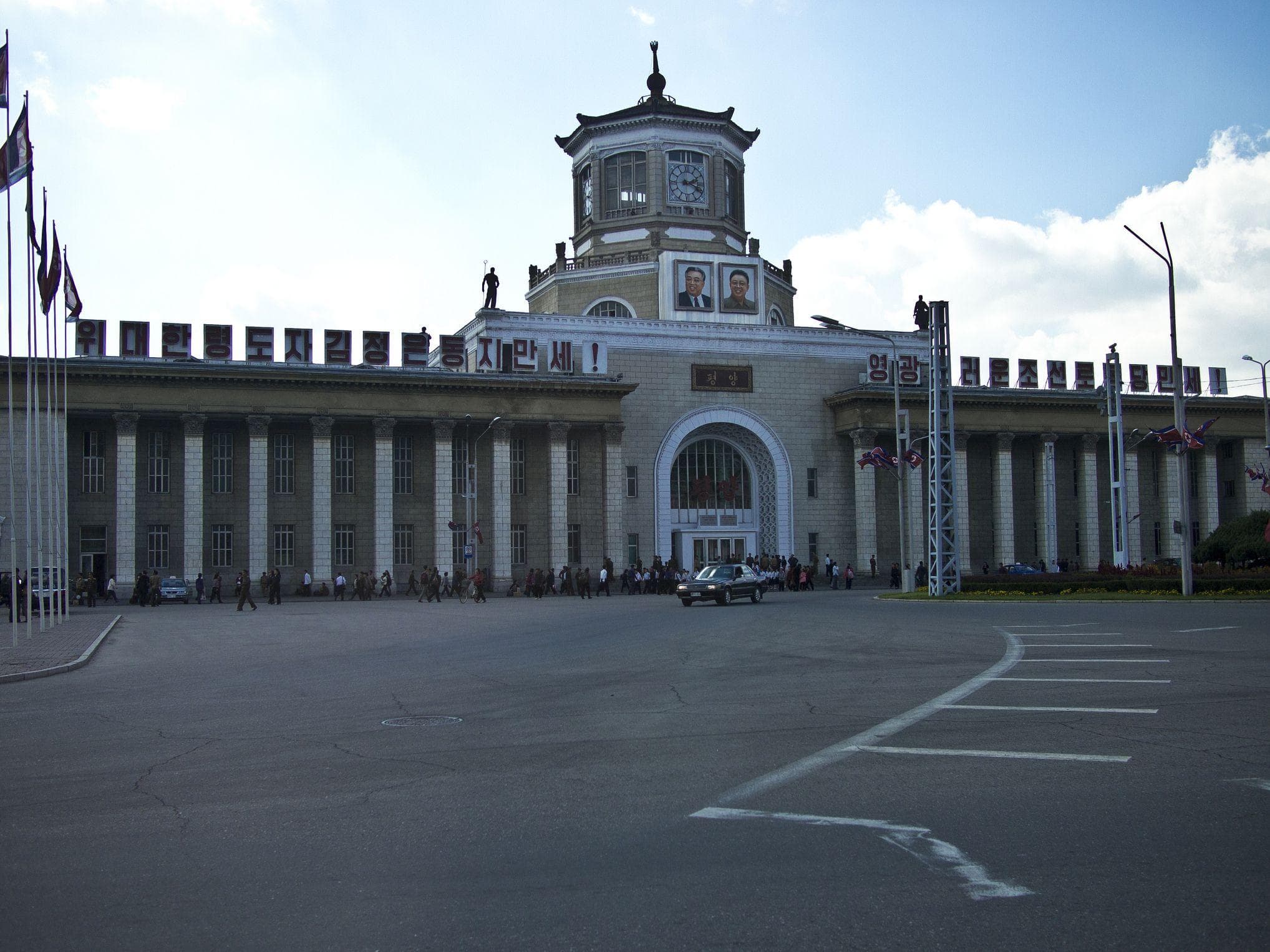 28 Pictures From Pyongyang That Make North Korea Seem Normal