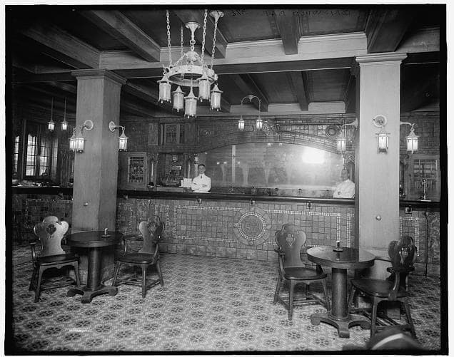 24 Photos Of Bars Around The Turn Of The 20th Century