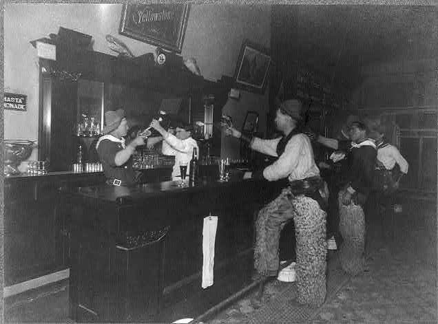 24 Photos Of Bars Around The Turn Of The 20th Century