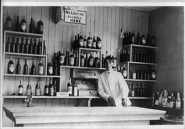 24 Photos Of Bars Around The Turn Of The 20th Century