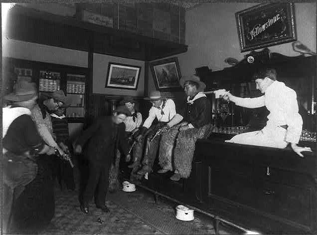 24 Photos Of Bars Around The Turn Of The 20th Century