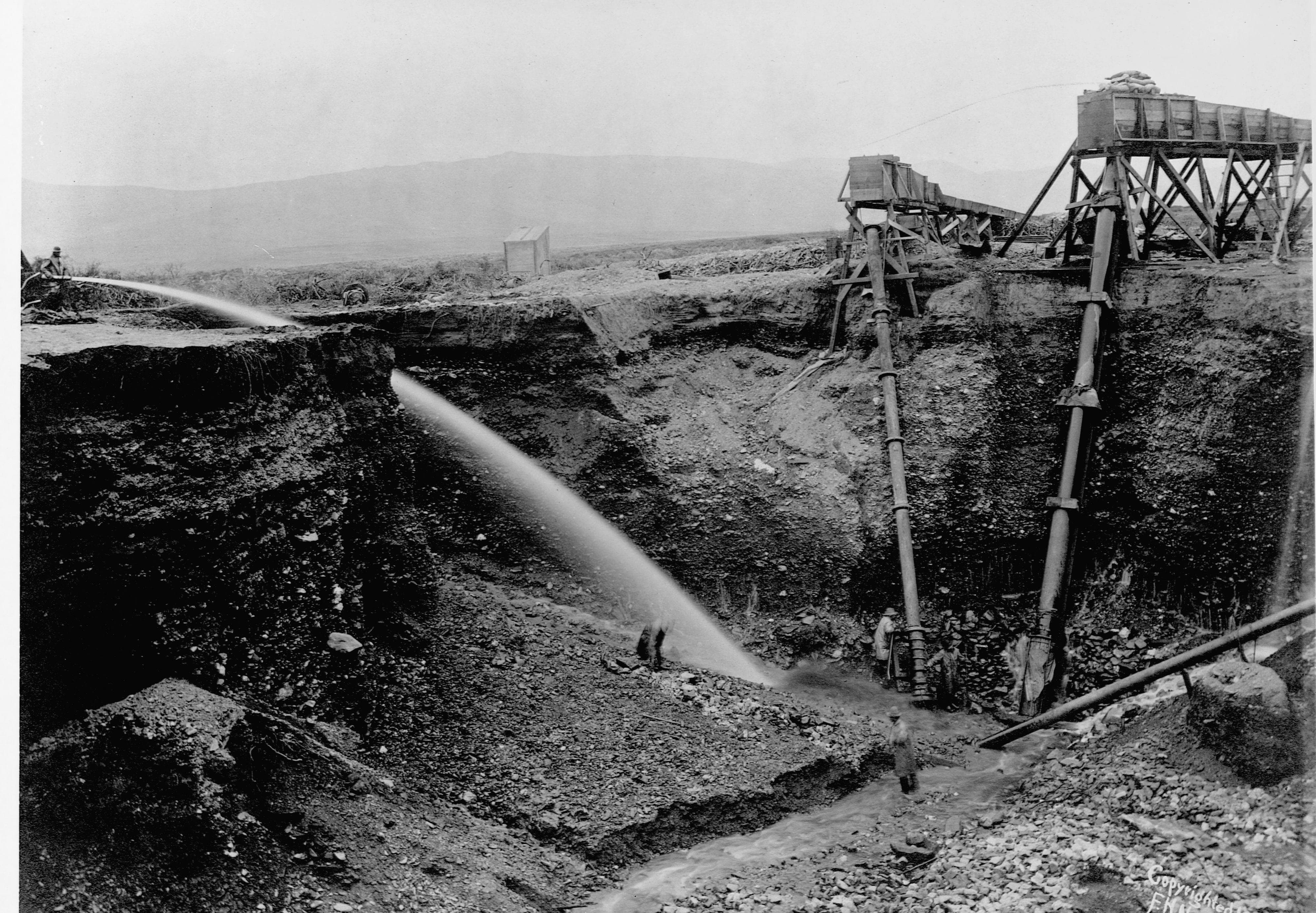 25 Fascinating Photos And Illustrations From Gold Rushes