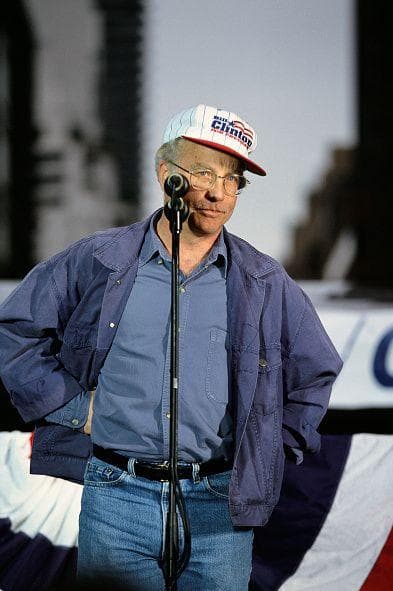 24 Rare Photos Of The '92 Clinton Campaign