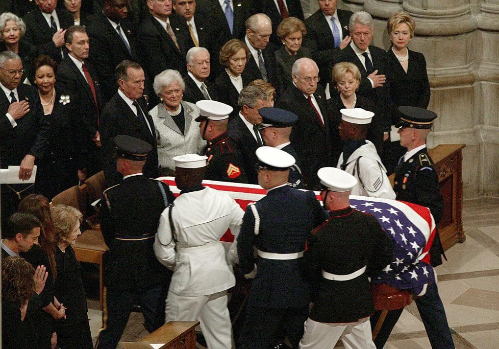 24 Somber Photos Of US Presidential Funerals