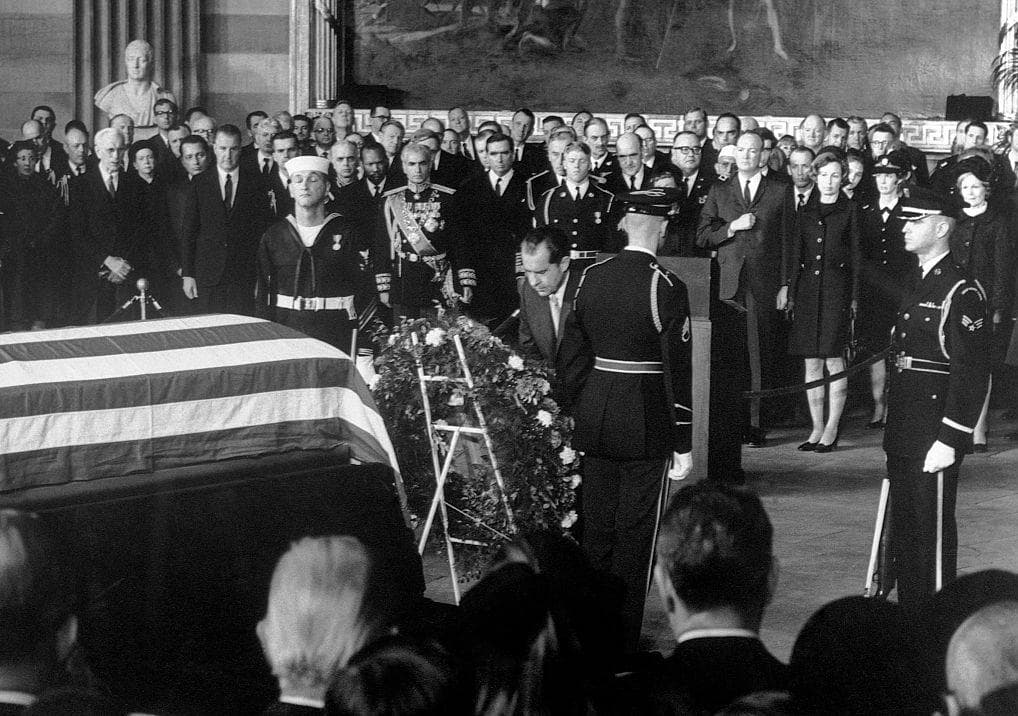 24 Somber Photos Of US Presidential Funerals