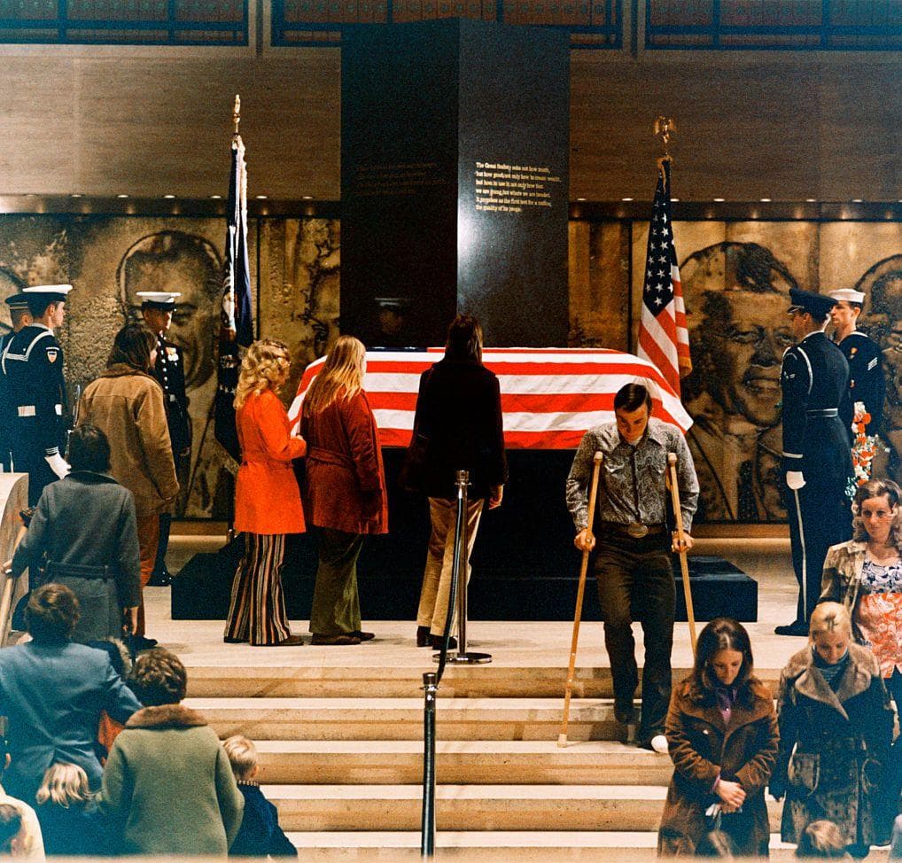 24 Somber Photos Of US Presidential Funerals