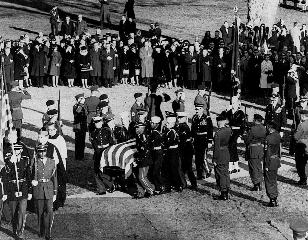 24 Somber Photos Of US Presidential Funerals
