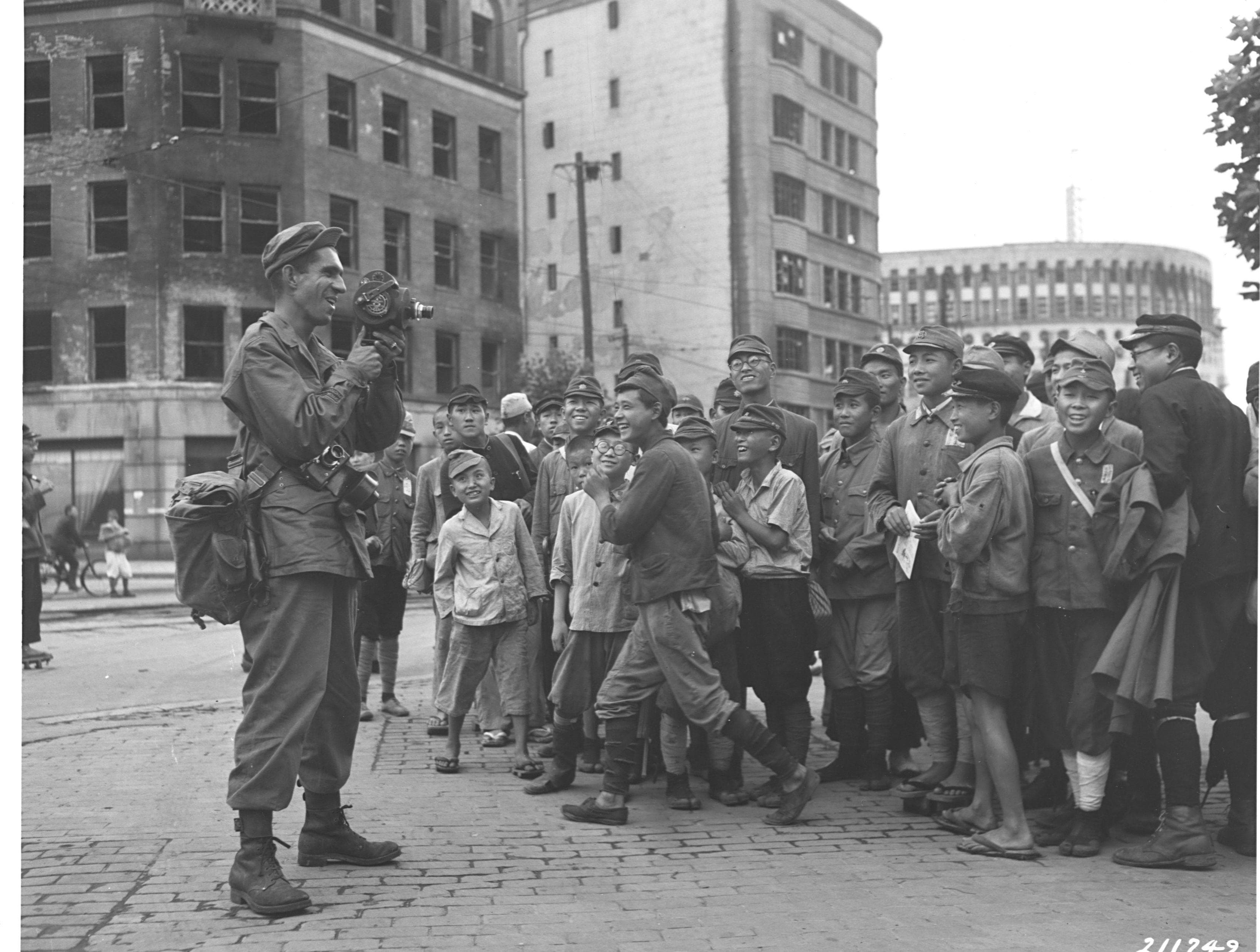 33 Eye-Opening Historical Photos Of Postwar Japan