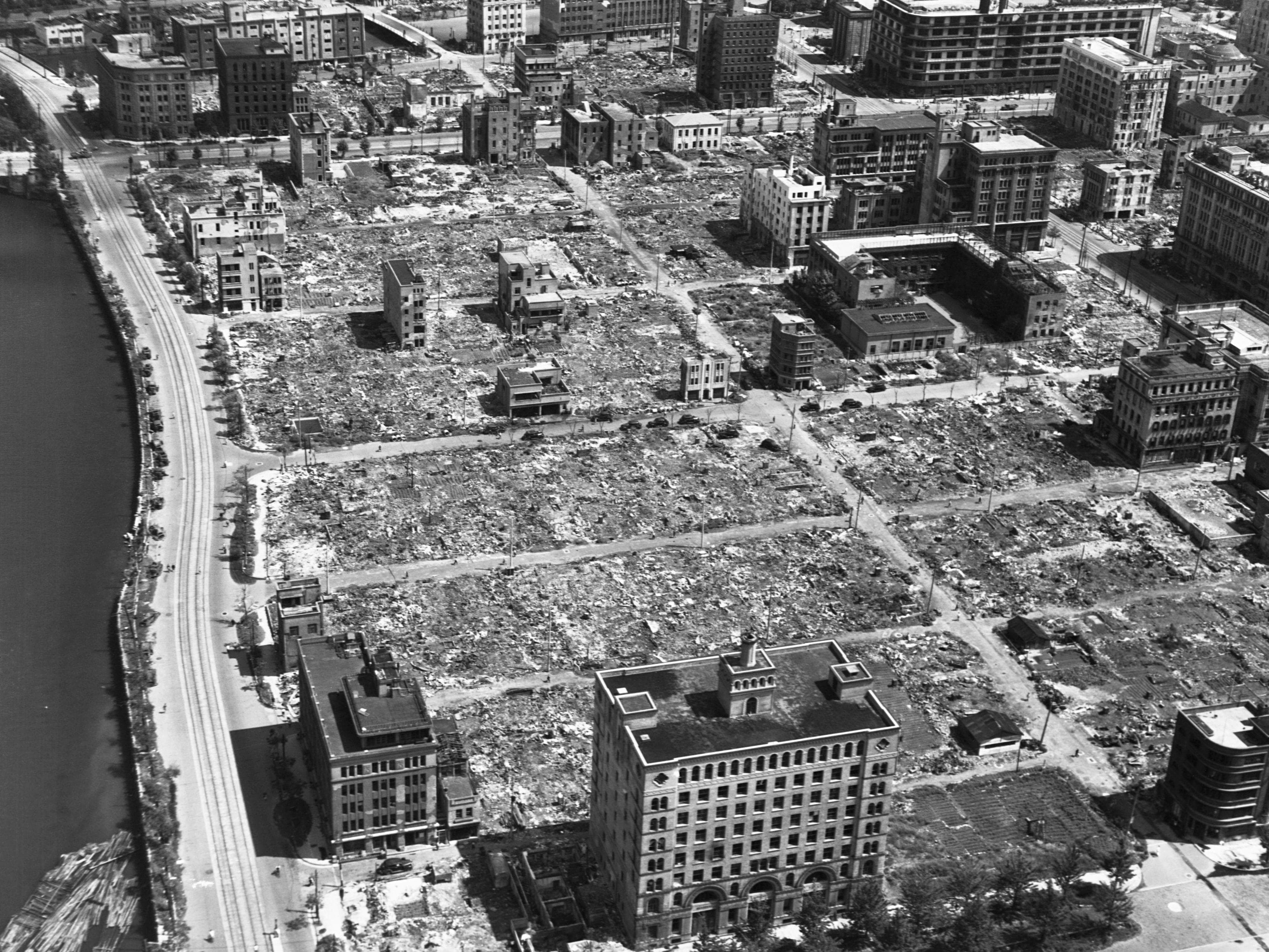 33 Eye-Opening Historical Photos Of Postwar Japan