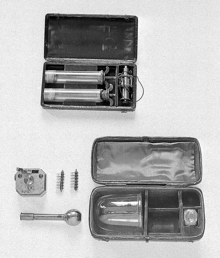 The Horrifying History Of Bloodletting And Leeching