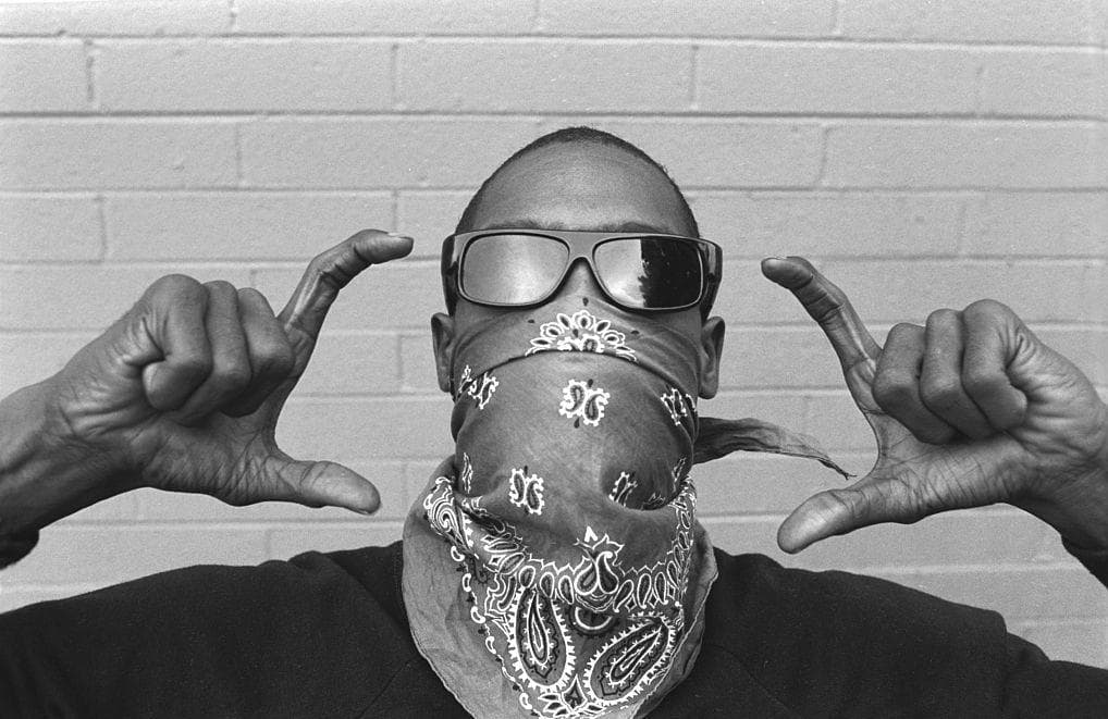 21 Startling Gang Photos From '80s & '90s Los Angeles