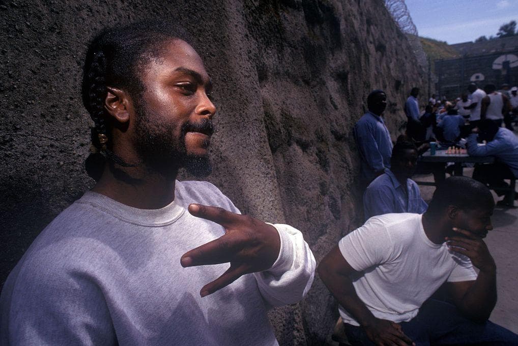 21 Startling Gang Photos From '80s & '90s Los Angeles
