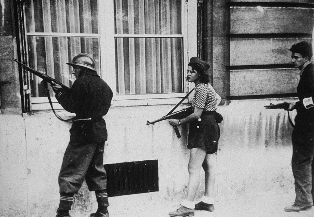 28 Historical Photos Of The Liberation Of Paris