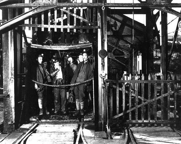 35 Photos Of Coal Miners That Will Make You Feel Like You're Underground