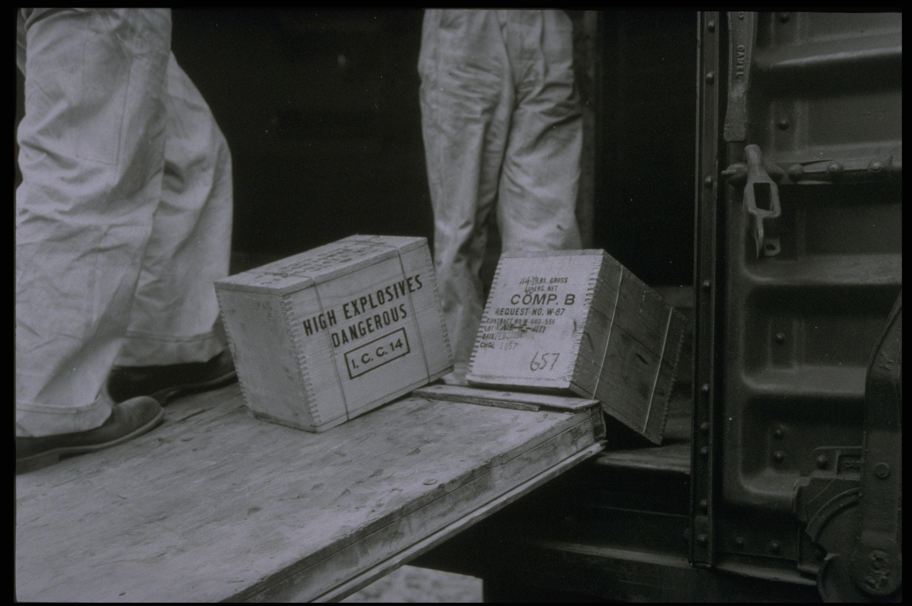 22 Unbelievable Photos From The Detonation Of The First Atomic Bomb