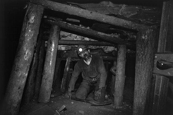 35 Photos Of Coal Miners That Will Make You Feel Like You're Underground