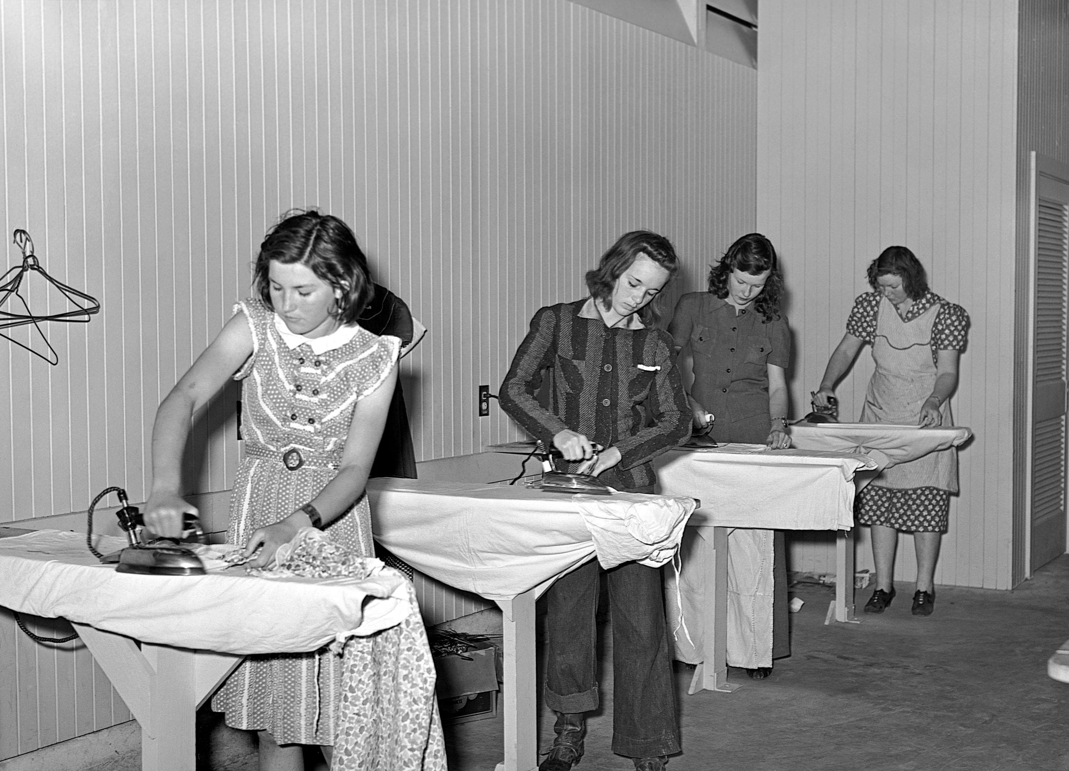 22 Photos of Badass Women During The Great Depression