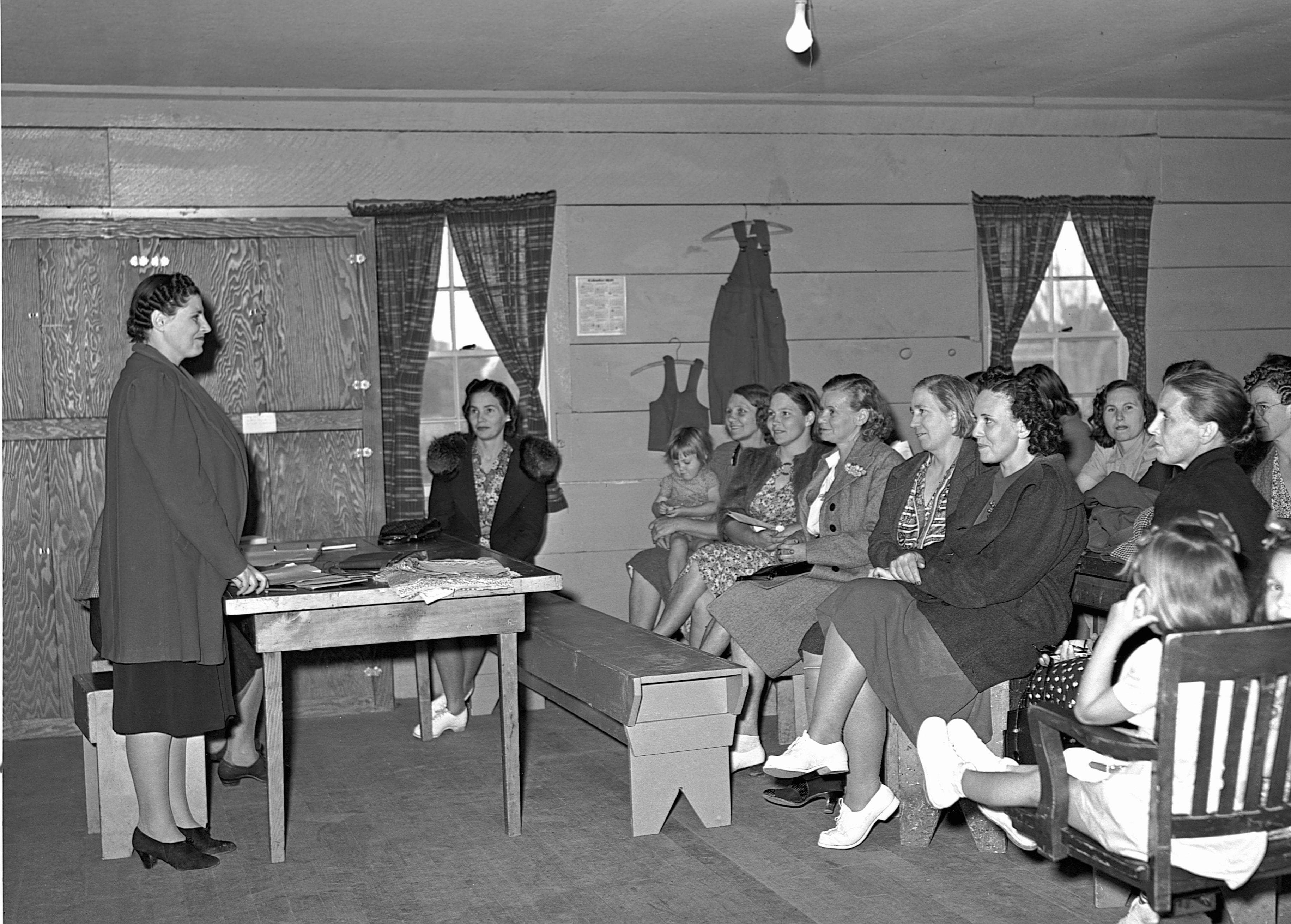 22 Photos of Badass Women During The Great Depression