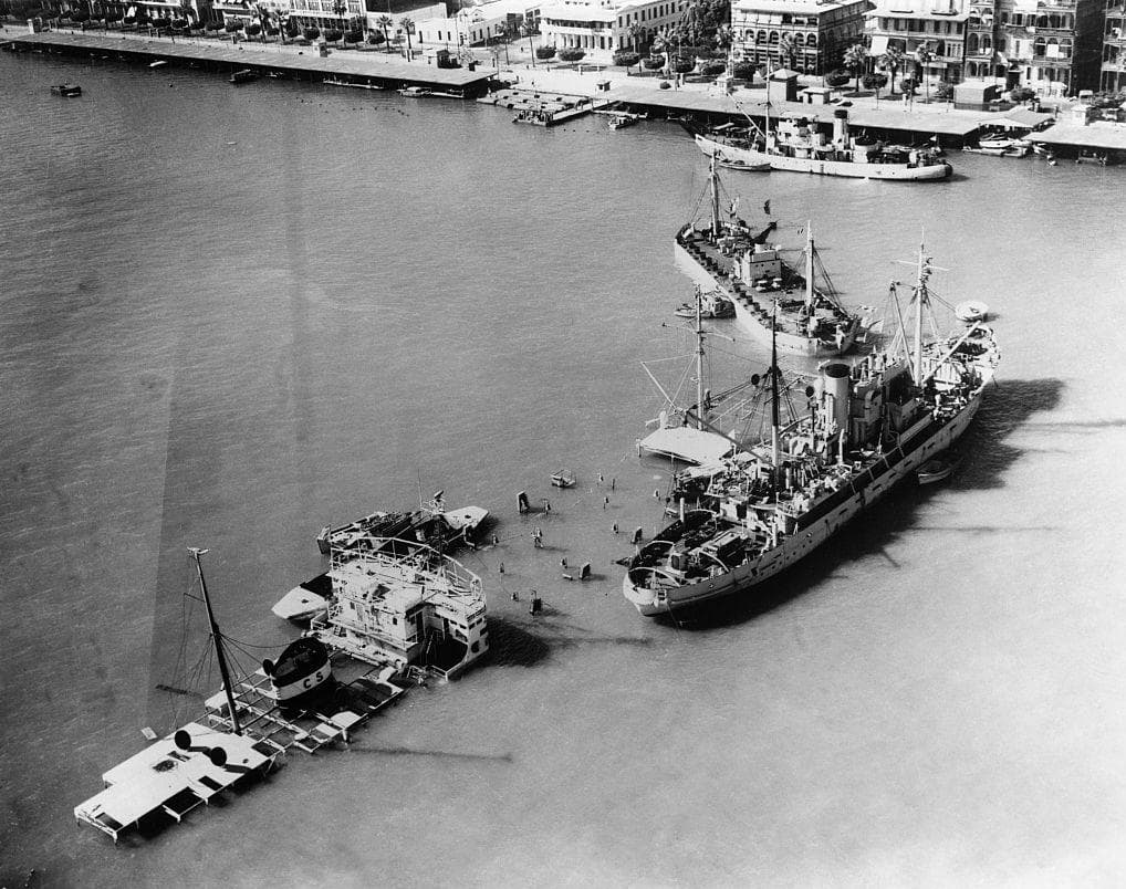 21 Historic Photos of The Suez Crisis