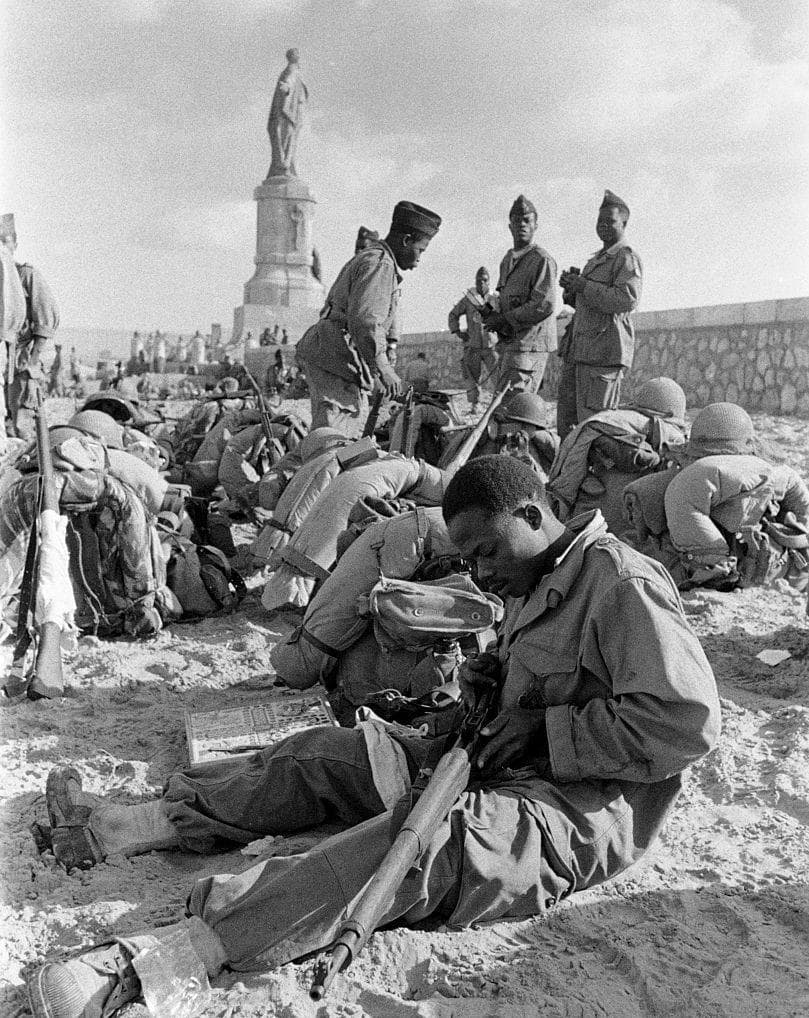 21 Historic Photos of The Suez Crisis