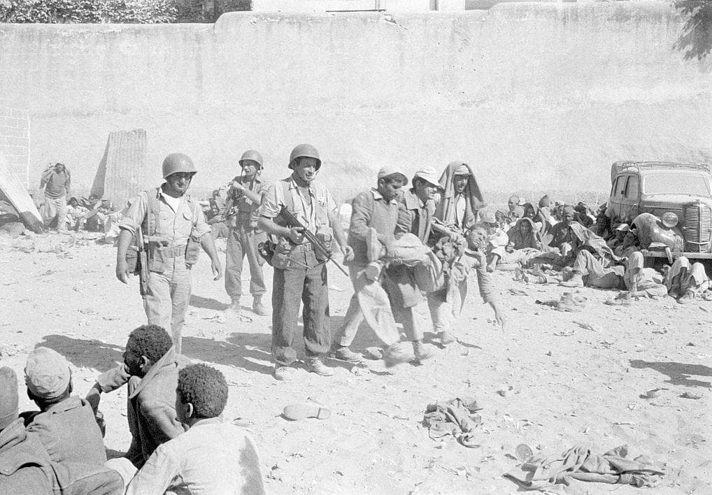 21 Historic Photos of The Suez Crisis