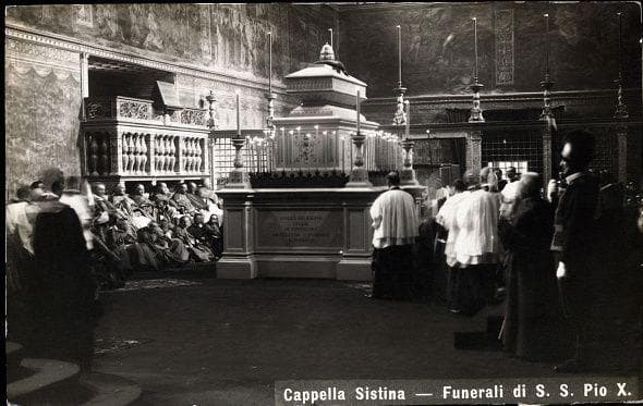 25 Amazing Pictures From Inside The Vatican