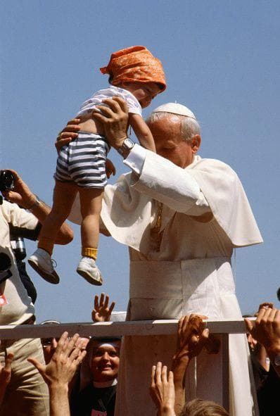 24 Fascinating Photos of Pope John Paul II