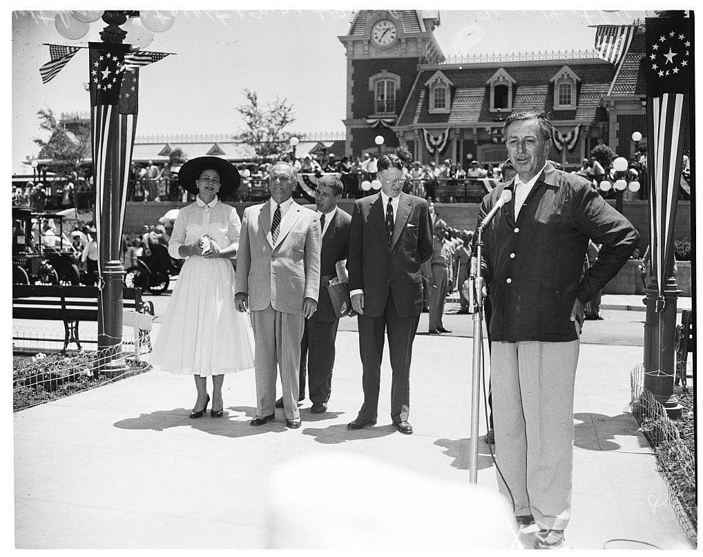 20 Fascinating Photos From Disneyland's Opening Day